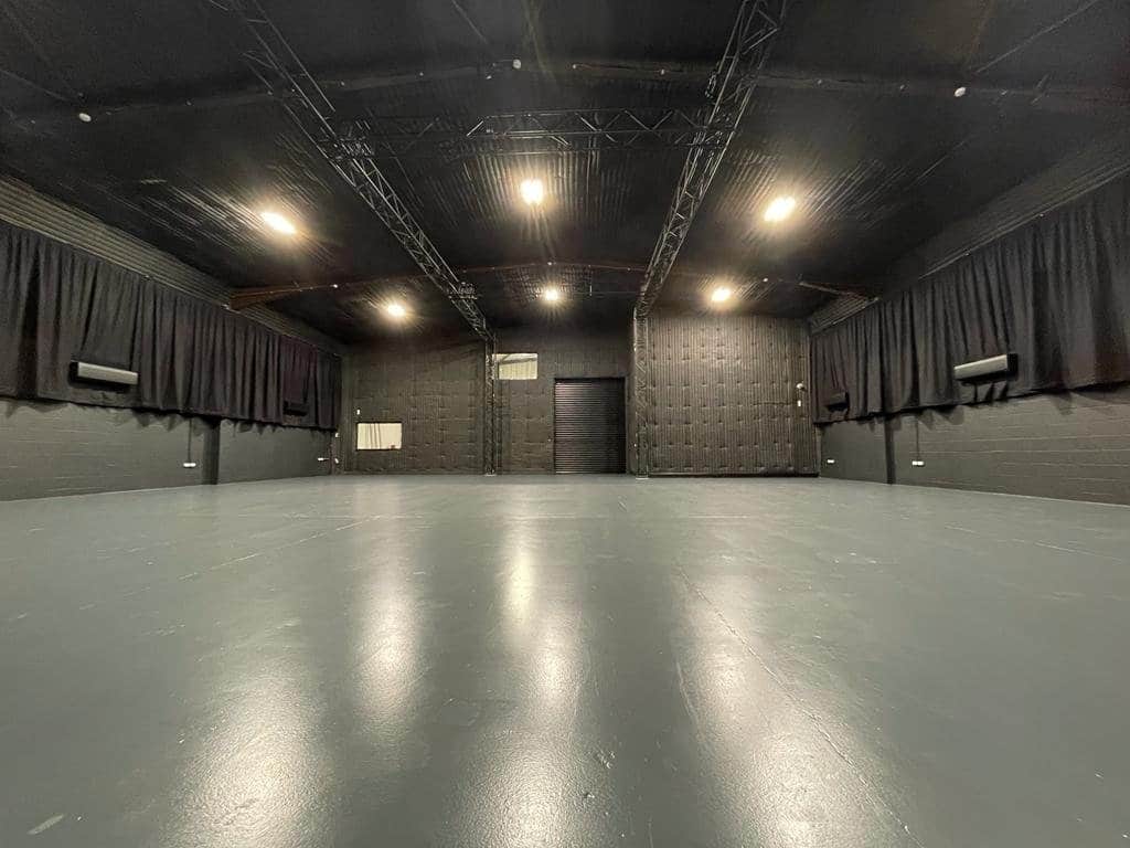 UNIT TO SOUNDSTAGE - TV & Film Studio Group